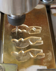 Изготовление клише для тиснения из магния и латуни